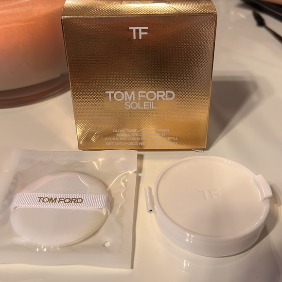 Tom Ford | Makeup | Tom Ford Glow Tone Up Foundation Hydrating Cushion ...